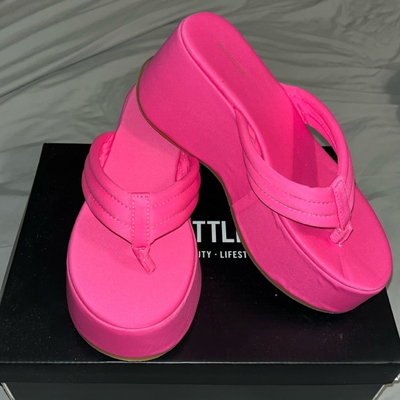 PrettyLittleThing | Shoes | Pink Chunky Platform Flip Flop Sandals ...
